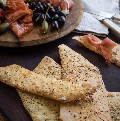 Crackers & Snacks | Foodistribute